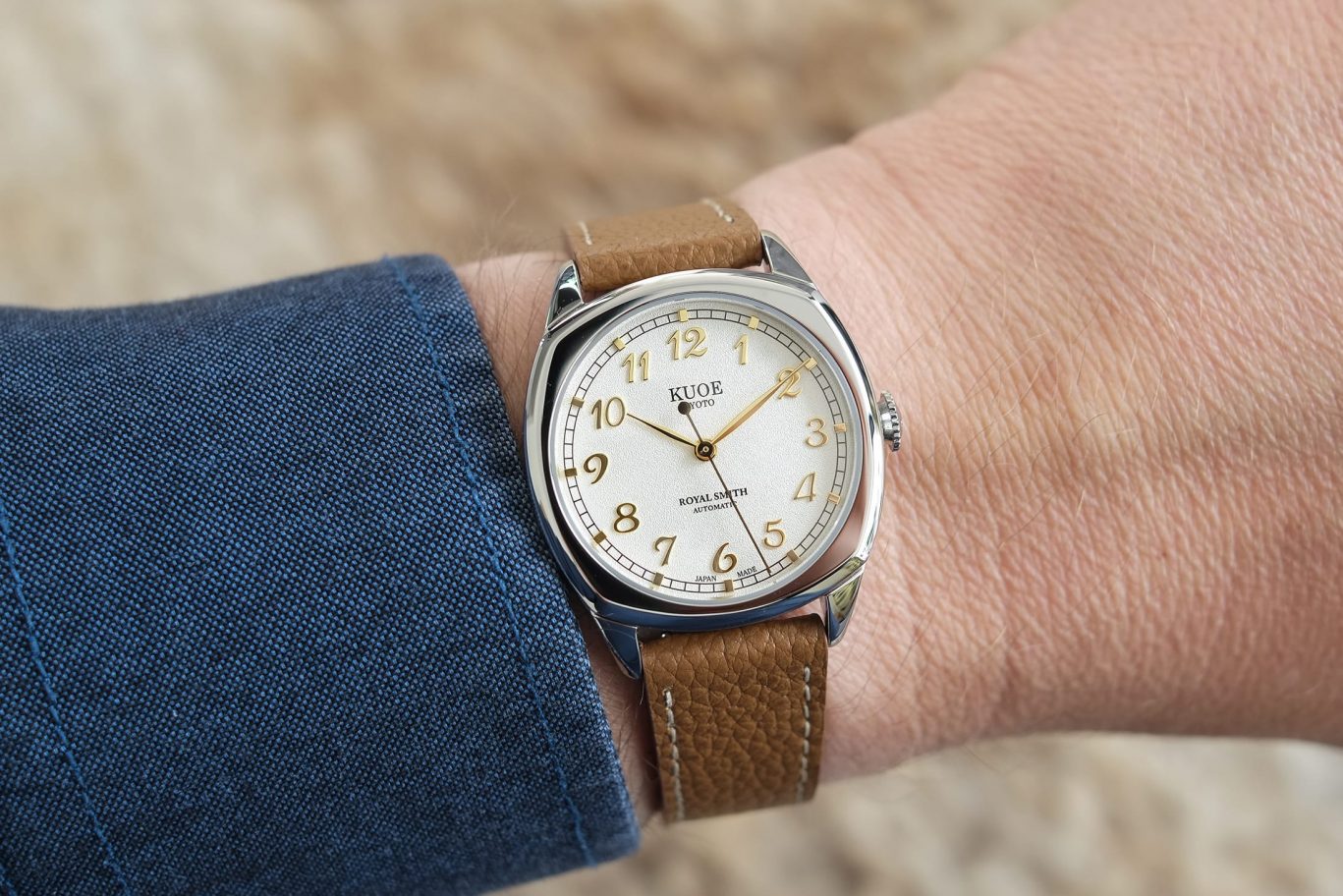 KUOE Royal Smith 90-008 - The Small Watch, That’s Big On Personality ...