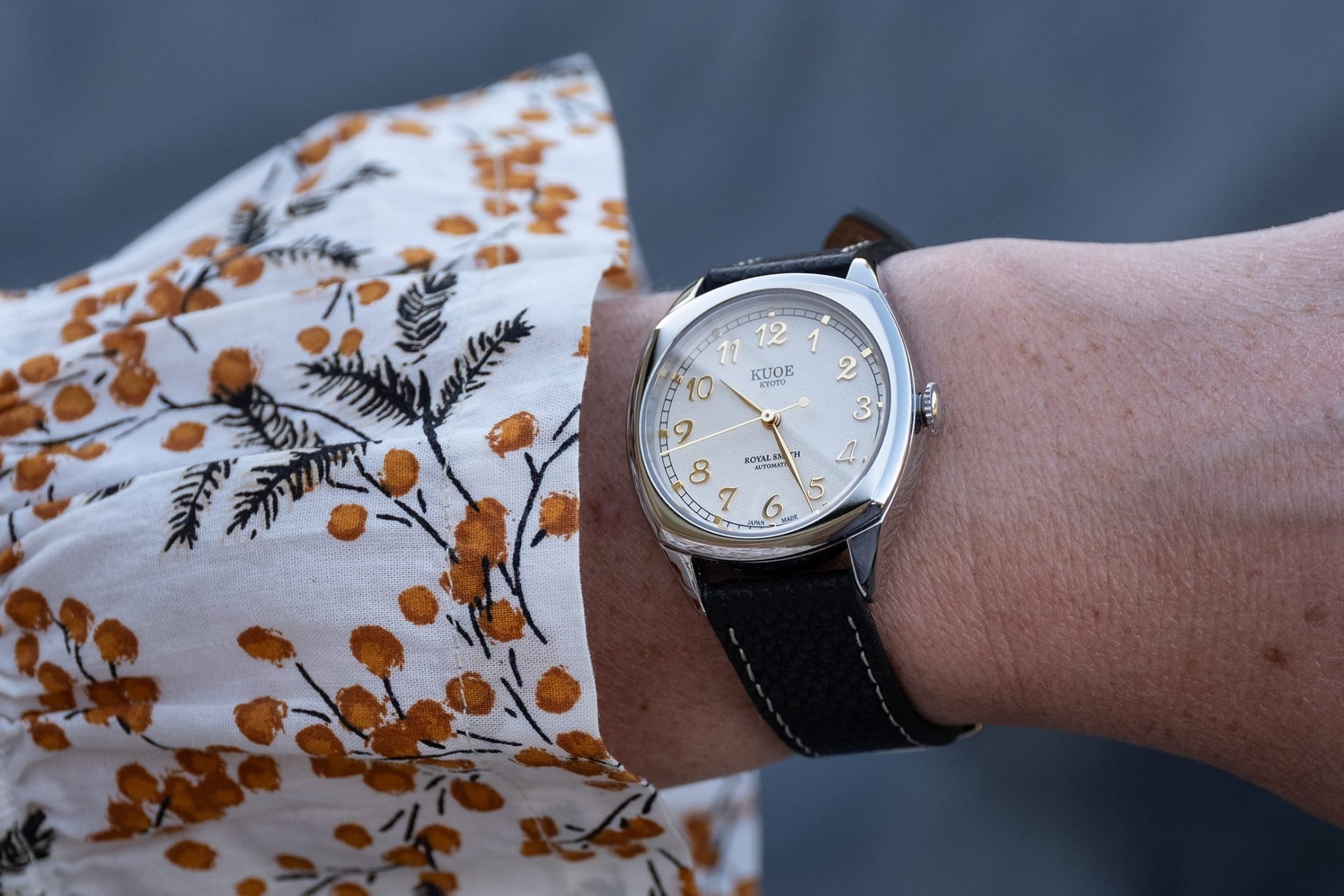 KUOE Royal Smith 90-008 - The Small Watch, That’s Big On Personality ...