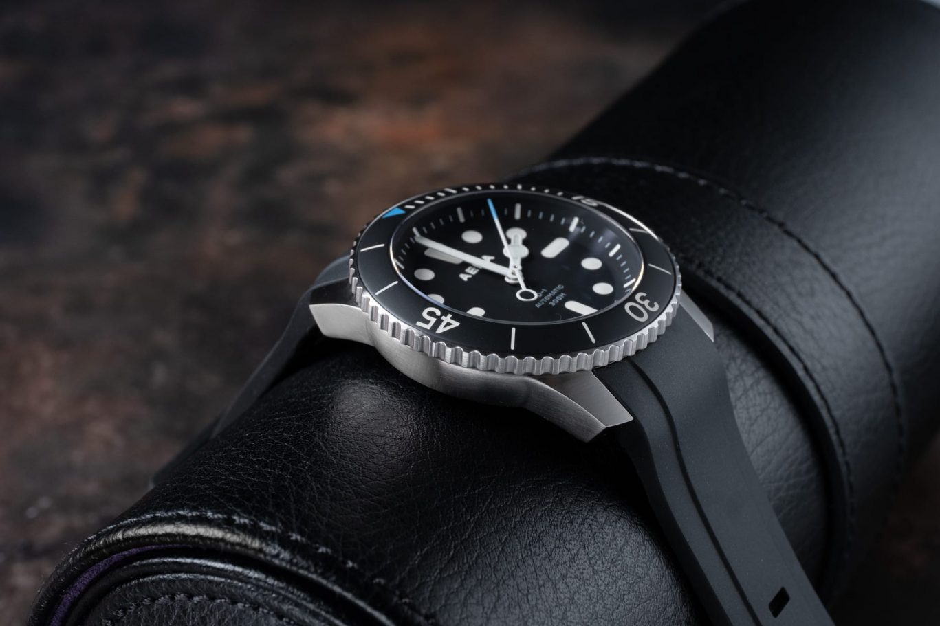 Aera D-1 Diver Review - Big, Bold and Beautiful! - 12&60