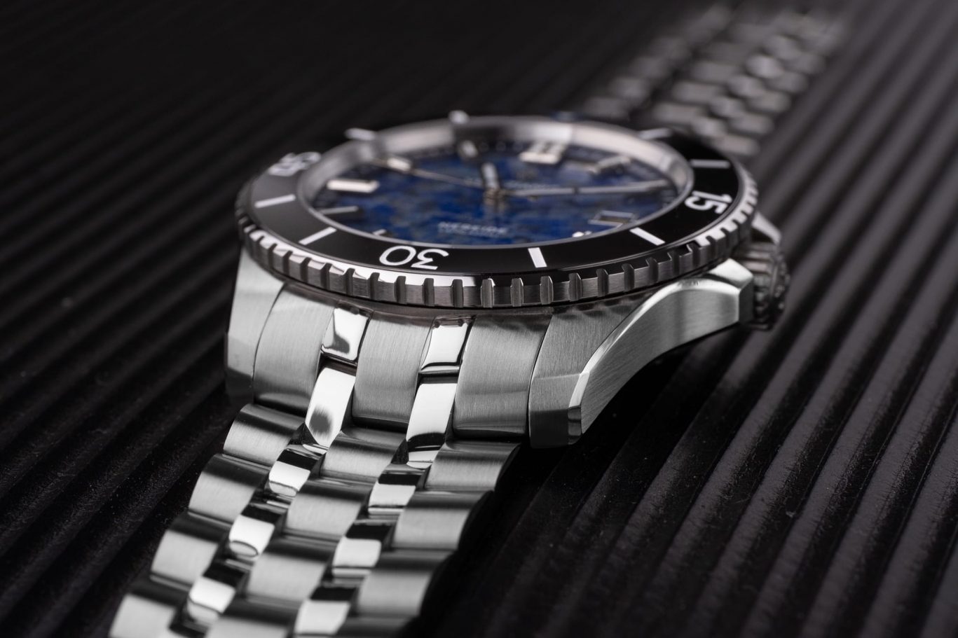 Hands-on with the Big, Bold and Beautiful Venezianico Nereide - 12&60